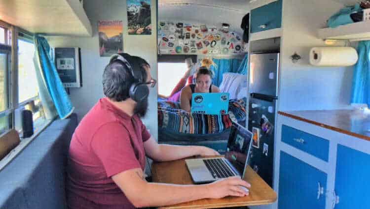 How Do Digital Nomads Make Money? (Top 16 Ways with Examples)